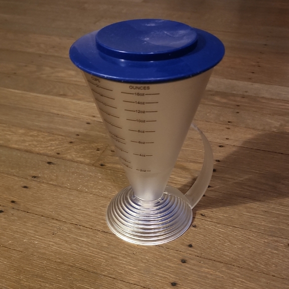 Tupperware | Kitchen | Tupperware Measuring Cone With Deep Blue Lid Vtg ...